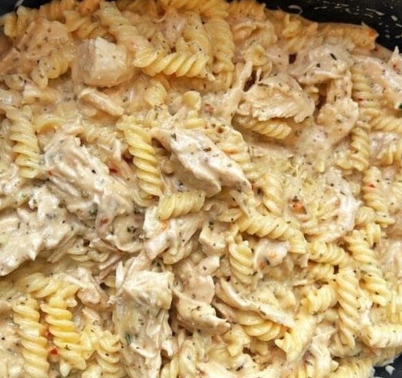 Golden Garlic Chicken Bites over Creamy Parmesan Pasta - Recipes Fiber