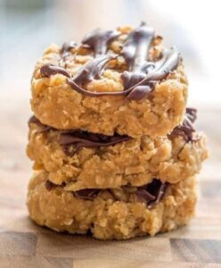 No Bake Preacher Cookies – Quick, Chewy & Chocolate-Drizzled